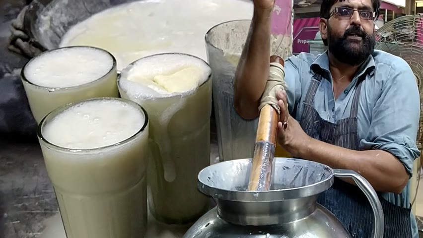 HUGE LASSI MAKING | Sweet Punjabi Lassi | Pakistan Street Food-2020-09 ...