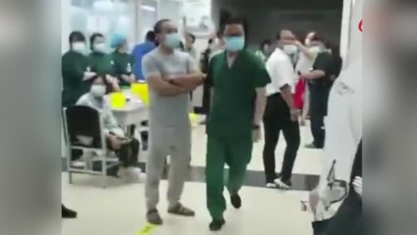 9月9日晚，河北霸州東方金子塔學校大量學生出現嘔吐、腹瀉等癥狀到醫院就診。-2021-09-10T06:14:24Z-Youmaker ...