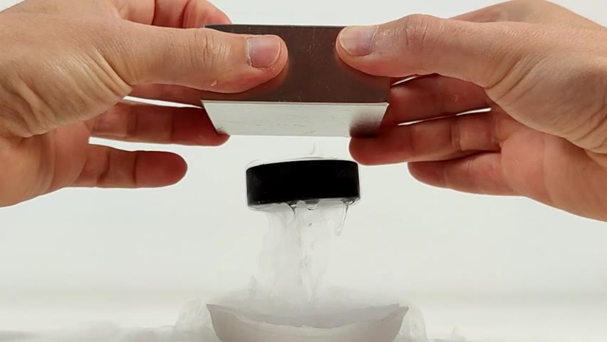 Quantum Locking at -196 °C #shorts-2021-12-25T14:07:21Z-Youmaker ...