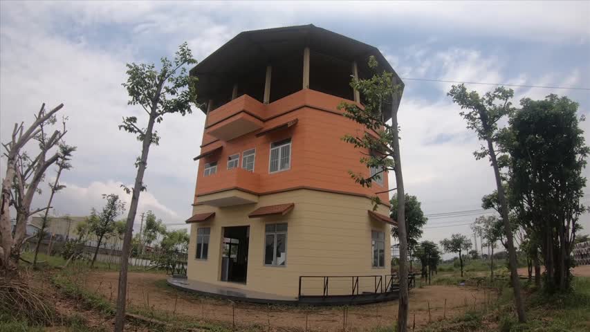 VIDEO: Mechanic Achieves Dream of Building House That Can Rotate 360 ...